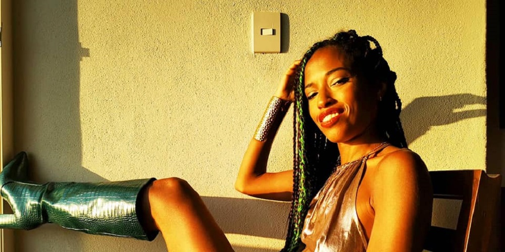 Chi è Vhelade, la cantante afrosarda ospite a Battiti Live 2021 | DireDonna