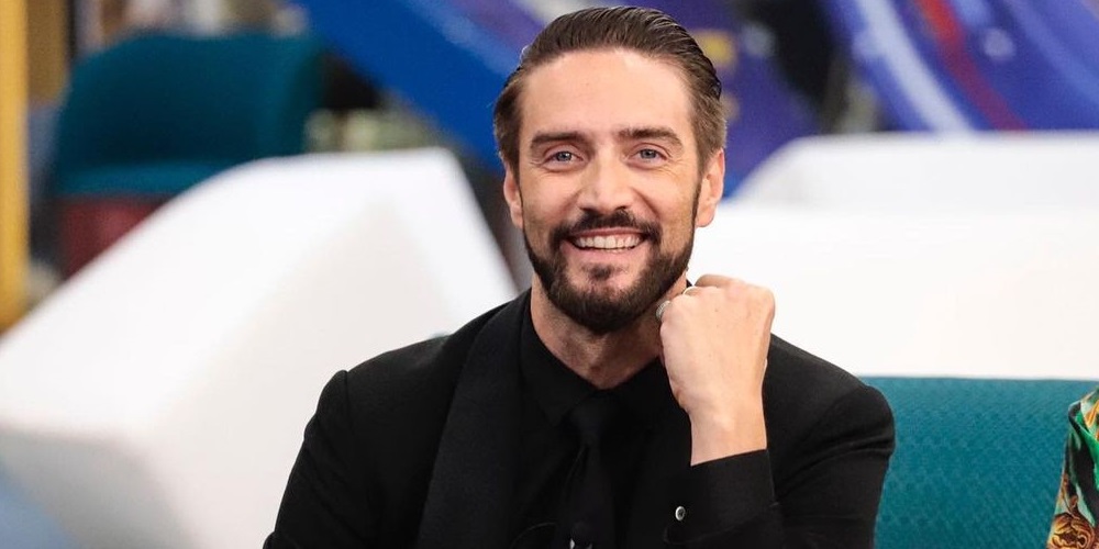 GF Vip 6: Alex Belli fa un massaggio completo a Soleil Sorge | DireDonna